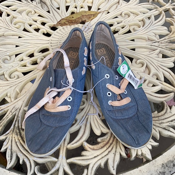 Basic Editions | Shoes | Basic Editions Tennis Shoes Sz 7 Nwt | Poshmark